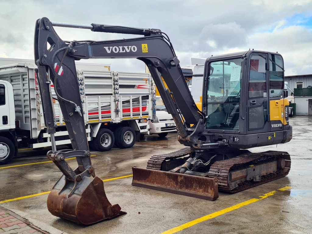 2022 EC60E/ AC-CRAWLER EXCAVATOR - Erçal Trucks